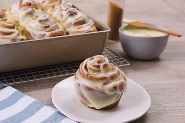 Frigidaire Gallery 30" 5 Burner Freestanding Gas Range with True ...